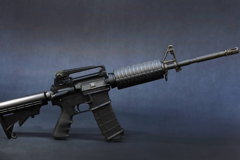 Exército entrega 100 fuzis para batalhão da PM no Rio de Janeiro | A Gazeta