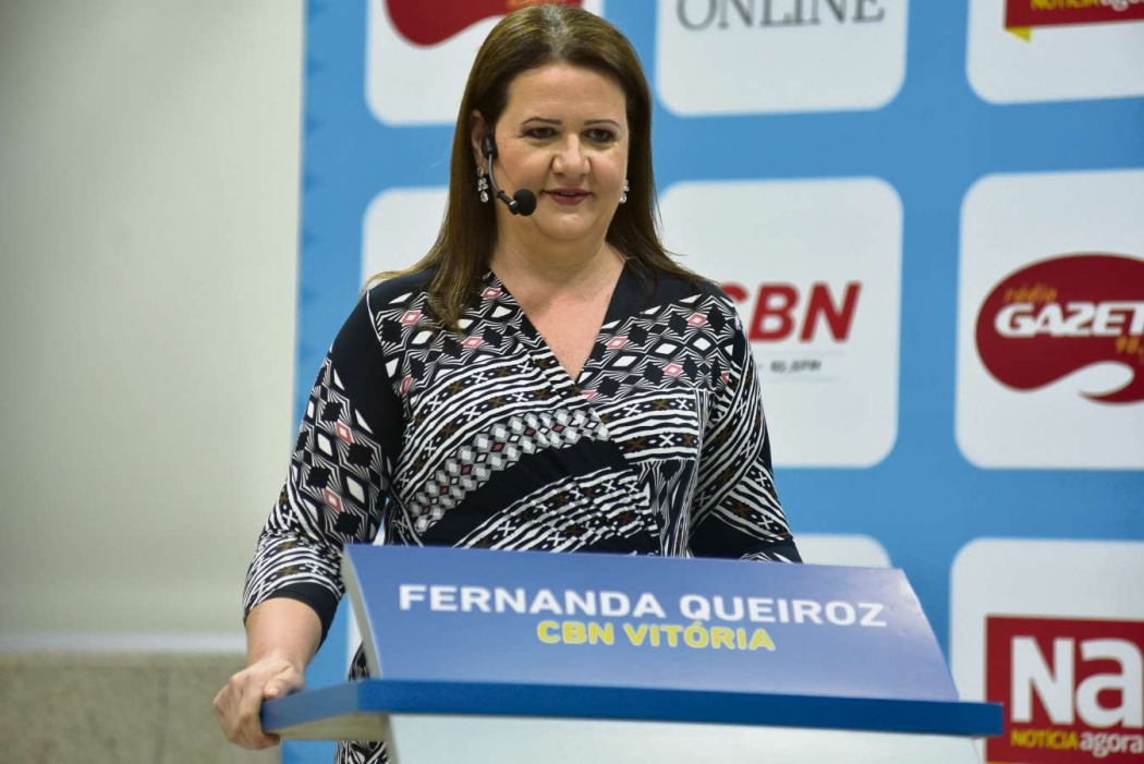 Fernanda Queiroz: a voz que informa o capixaba na rádio que toca ...